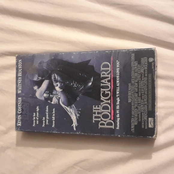 Warner Bros. | Cameras, Photo & Video | The Bodyguards Warner Bros Vhs ...